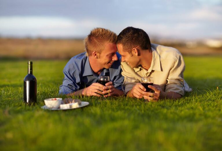How Phone Date with Men Over Top Gay Chat Line?
